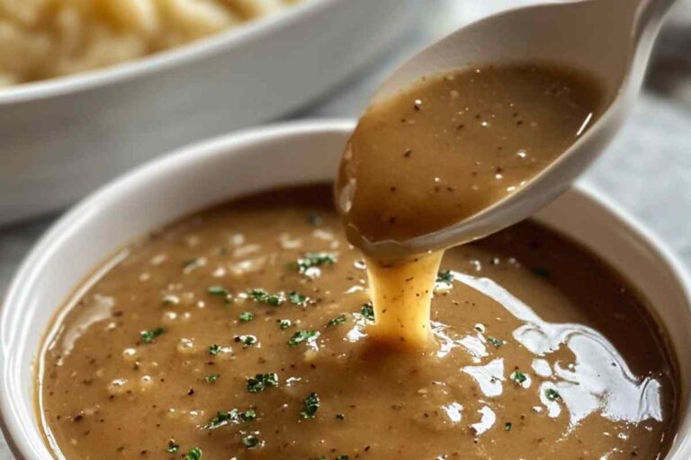 Easy Turkey Gravy: A Simple Recipe for Everyone - NonnaFood