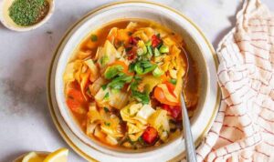 Detox Cabbage Soup – 30-Minute Healing Recipe