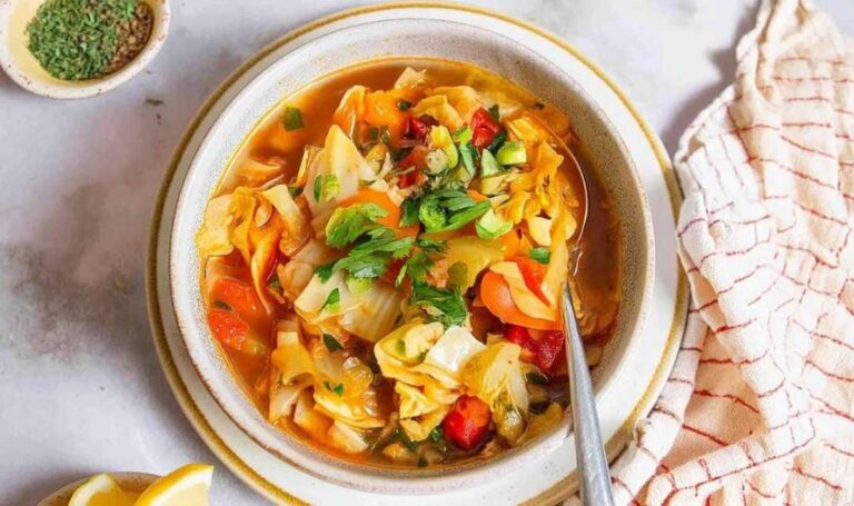 Detox Cabbage Soup – 30-Minute Healing Recipe