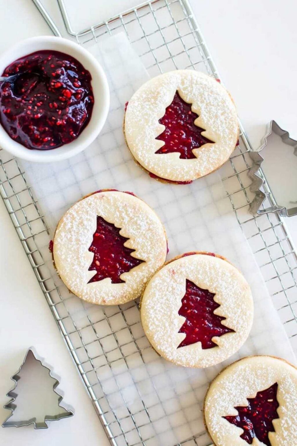 Raspberry Linzer Cookies – Beautiful & Buttery