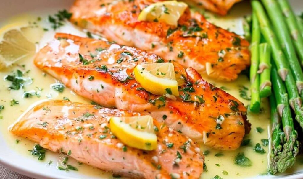 Salmon with Garlic Lemon Butter Sauce in 25 Mins