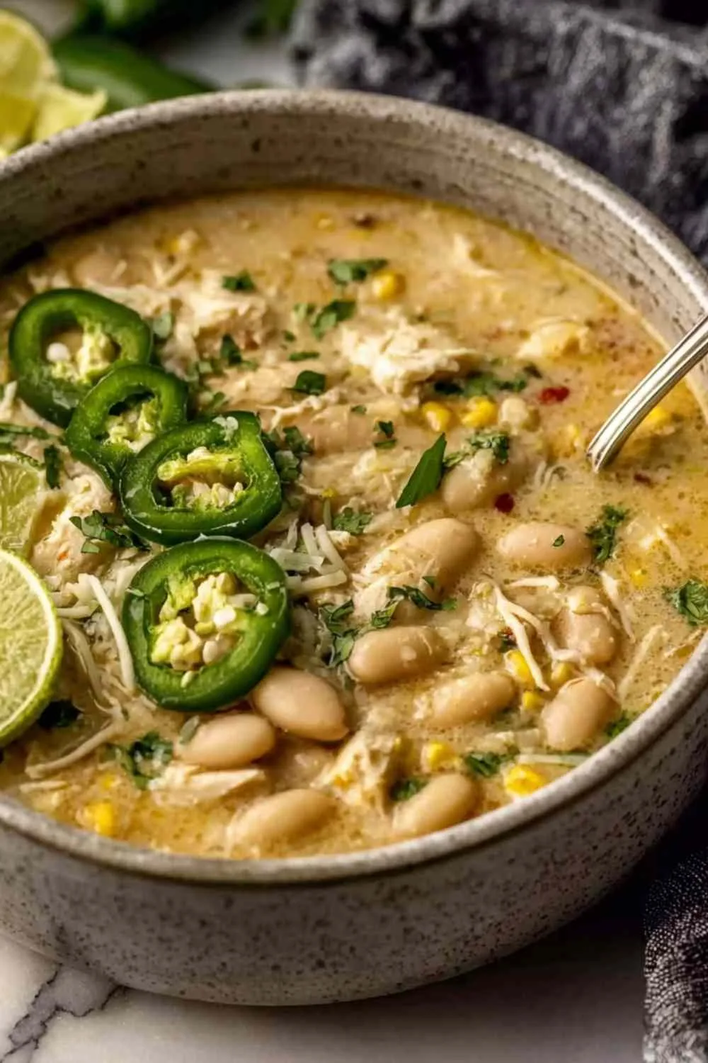 Crockpot White Chicken Chili (Creamy & Easy Recipe)